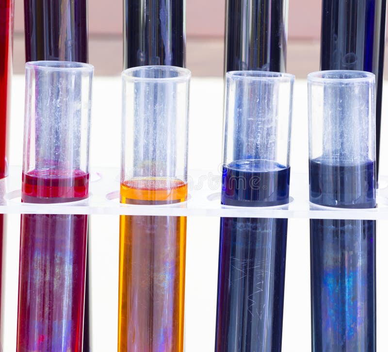 Couleur Multi Chimique Pour Le Colorant De Textile Image stock - Image ...