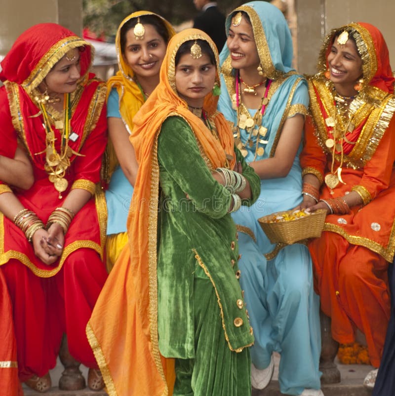 Couleurs de l'Inde photo éditorial. Image du inde, enlaceré - 22490521