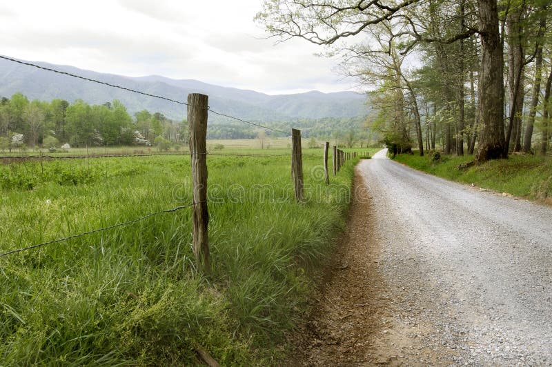 582,692 Country Road Stock Photos - Free & Royalty-Free Stock Photos ...