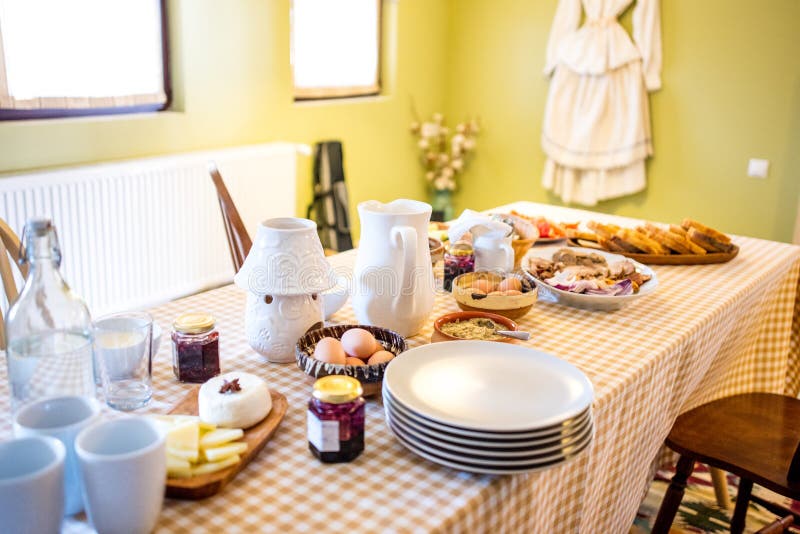 Old Farmhouse In Early Morning Light Stock Image - Image of dawn, dusk ...
