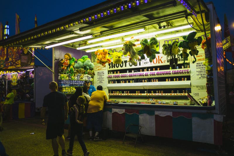 County Fair at Night, Games on the Midway Editorial Photography - Image ...
