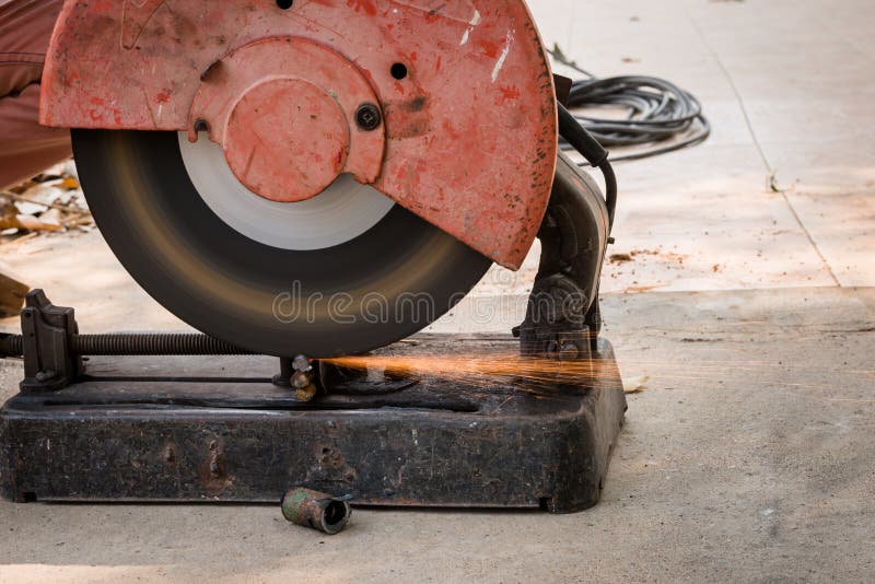 Machine En Acier De Coupeur Dans L'usine Image stock - Image of usine ...