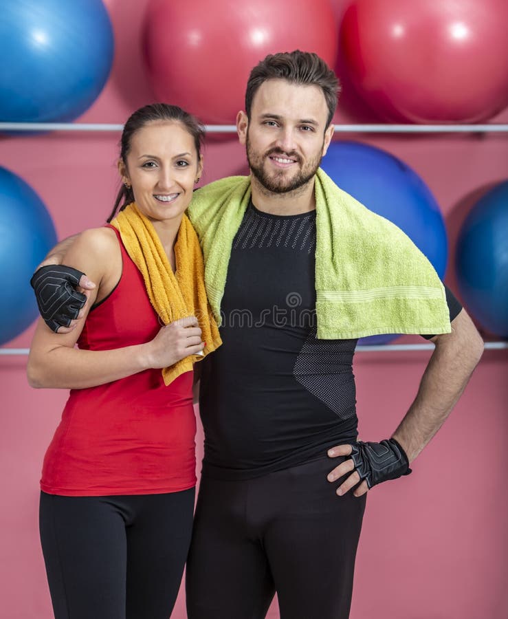 Fit Couple Gym Stock Photos - Download 15,196 Royalty Free Photos