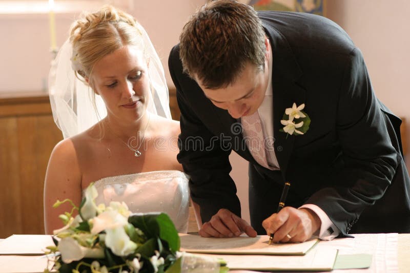 Couple Register Sign Wedding 库存图片 - 图片 包括有 纸张, 愉快: 466273
