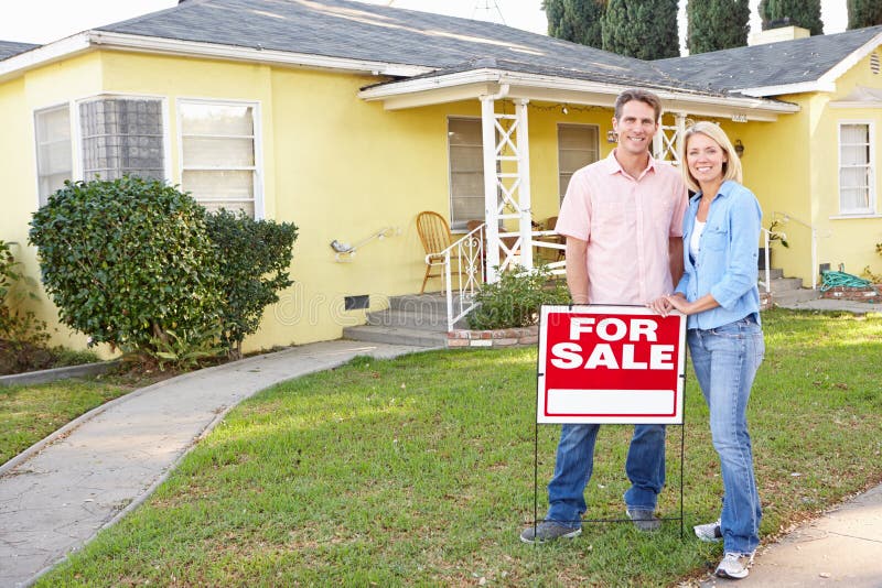 Sold Home for Sale Sign & Home Stock Image - Image of residential, yard ...