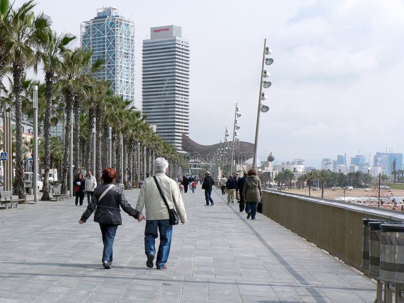 Couple Strolling in Barcelona Editorial Image - Image of stroll, peix ...