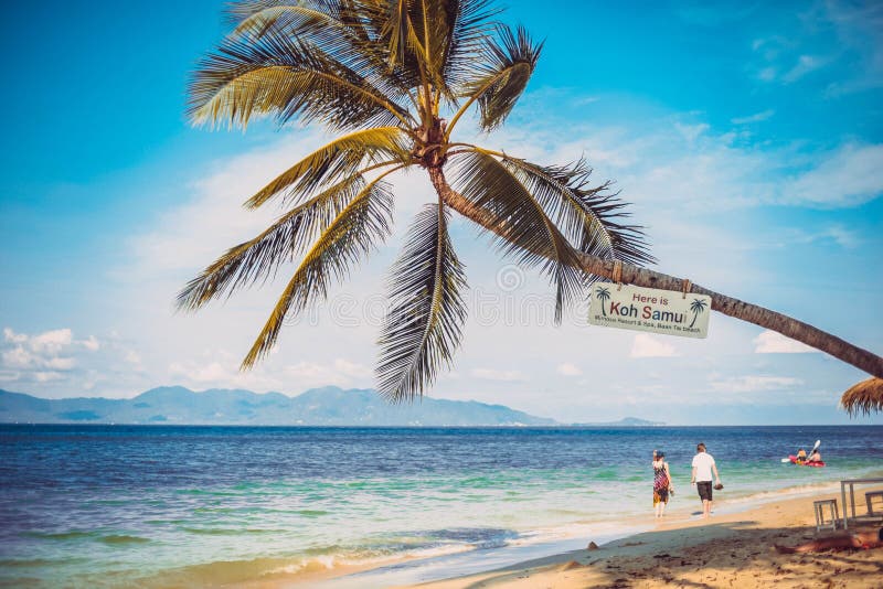 Couple Walking on Tropical Beach Scenery of Koh Samui. Editorial ...