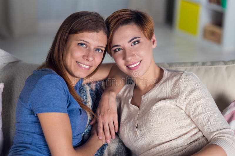 Jeu érotique De Préliminaires De Deux Femmes Lesbiennes Sexy Dedans