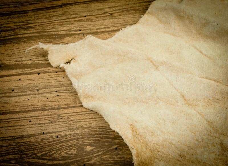 Couro De Canto De Tan Na Tabela Imagem de Stock - Imagem de textura ...