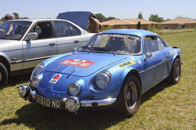 Course équipée Par Renault Alpine Photographie éditorial - Image du ...