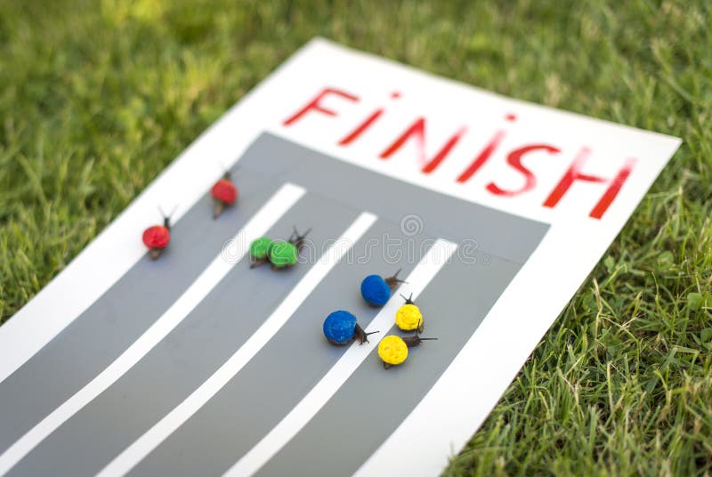 Course d'escargot image stock. Image du texture, cour - 32059243