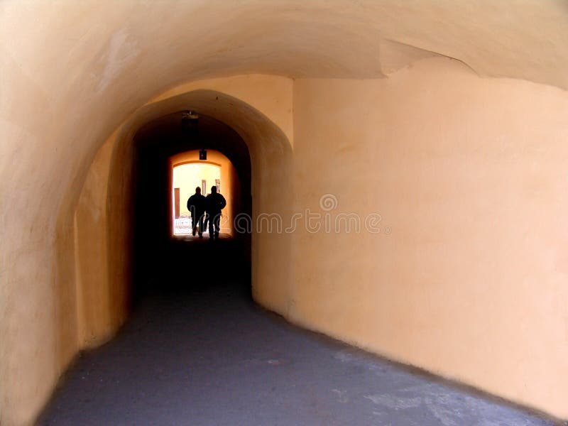 Coursive image stock. Image du entrée, pierre, gens, mousse - 70167