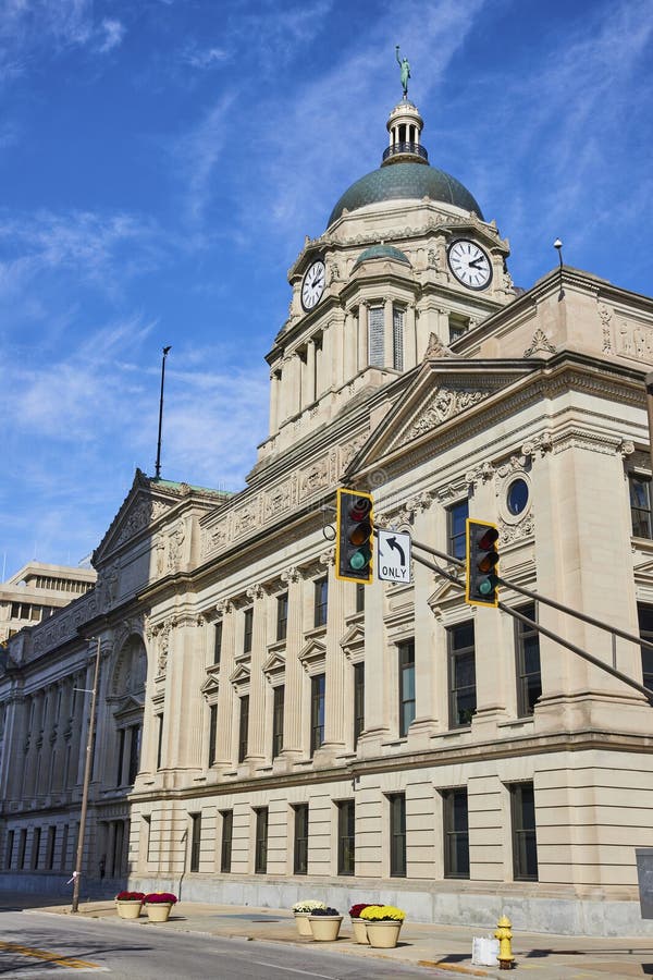 Courthouse Architecture with Corinthian Columns and Dome - Urban ...