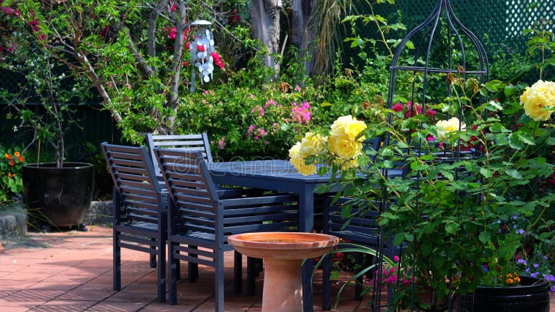 Courtyard garden setting stock image. Image of garden - 104369873