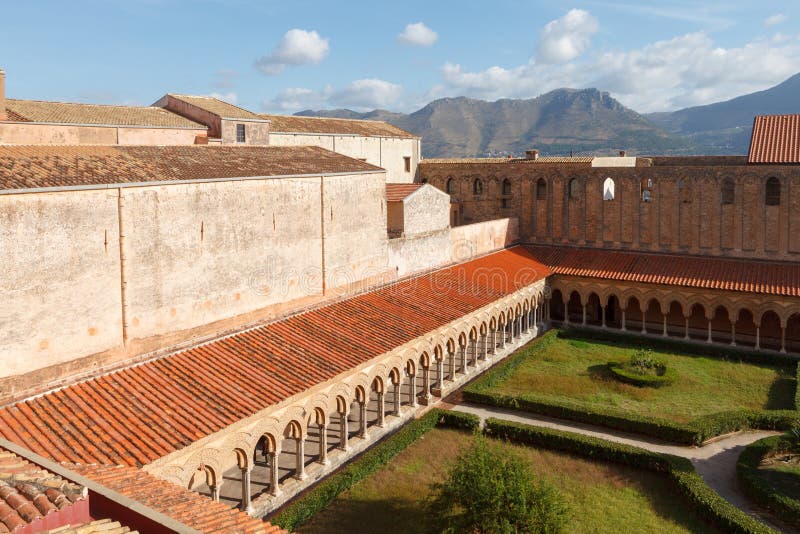 Courtyard of Monreale Cathedra Stock Image - Image of arab, basilica ... Courtyard of Monreale Cathedra Stock Image - Image of arab, basilica ...