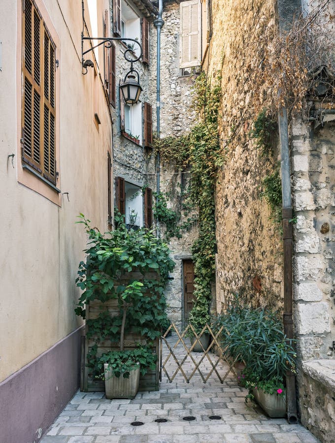 Courtyard in the Old French Town Stock Photo - Image of sett, patio ...