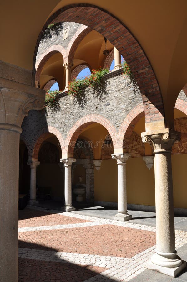 Courtyard Renaissance Building with Arcades Stock Image - Image of ...