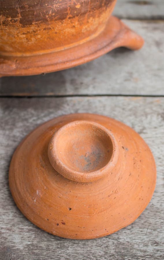 Cover clay pot stock photo. Image of bowl, heating, close - 45855946