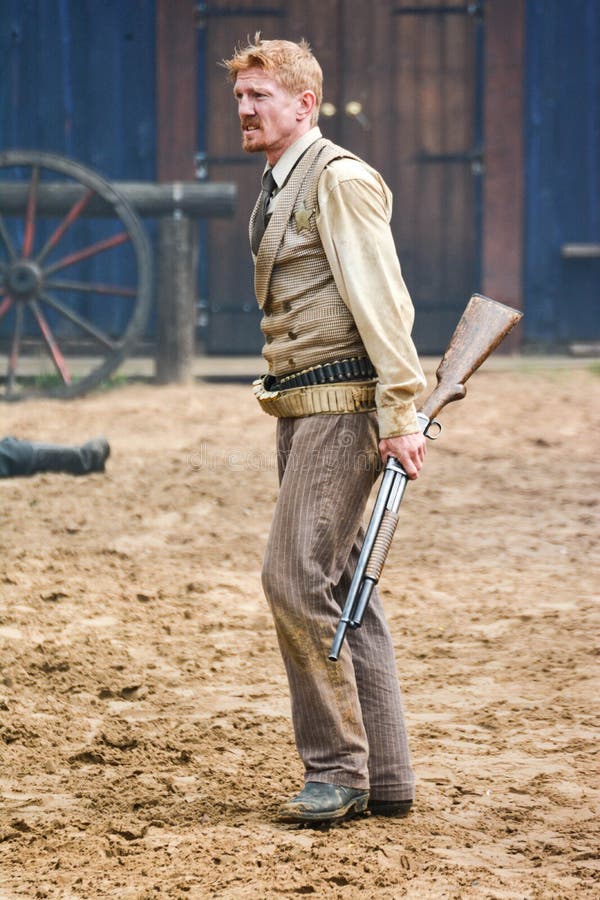 Cowboy Gunfighters image stock éditorial. Image du canon - 88893709
