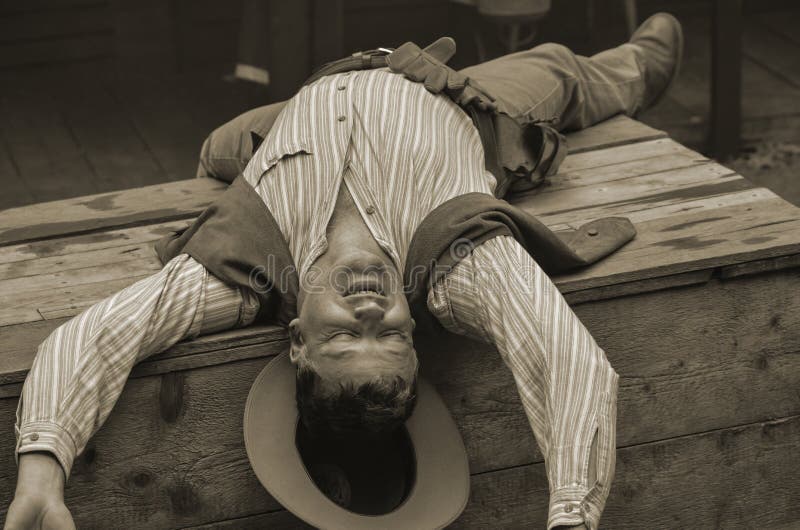 Cowboy mort photo stock éditorial. Image du chapeau, meurtre - 45236103