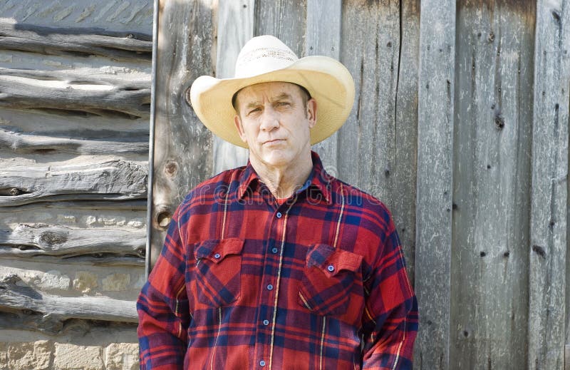 Uomo scettico pendente fotografia stock. Immagine di inclinzione - 32743228