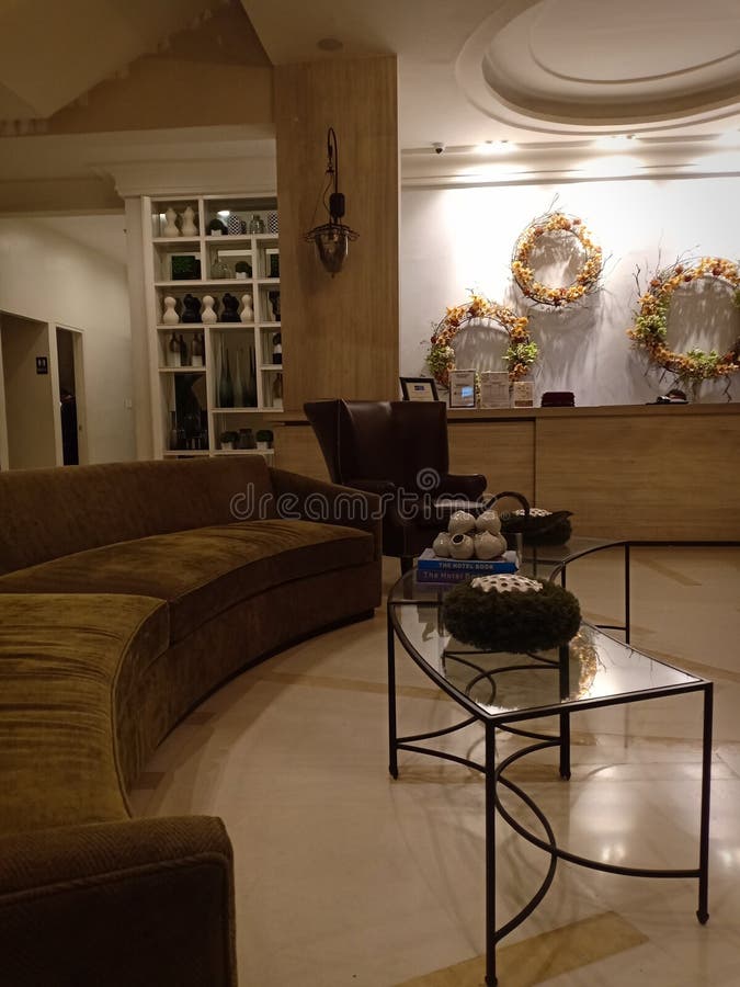 Cozy lobby editorial photo. Image of reception, homey - 131744711