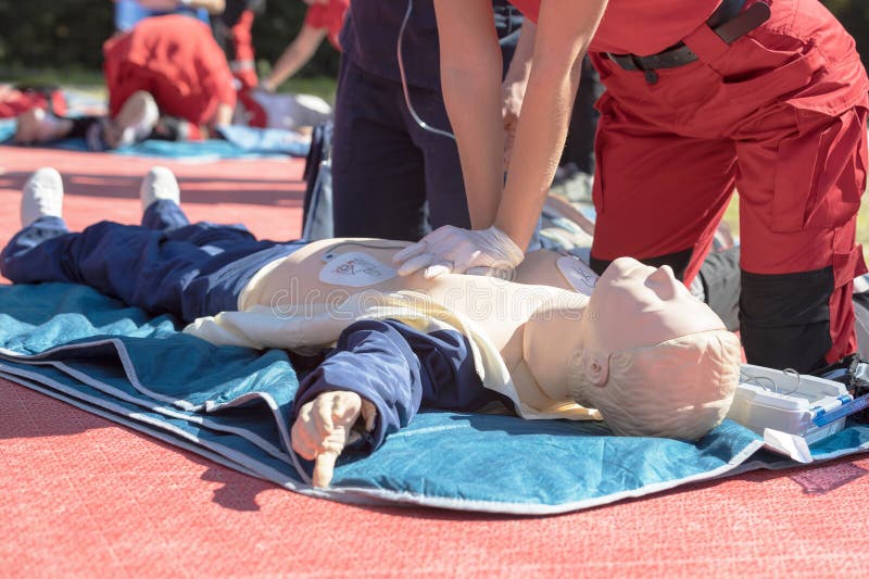 CPR and First Aid Certification Course with AED - Automated External ...