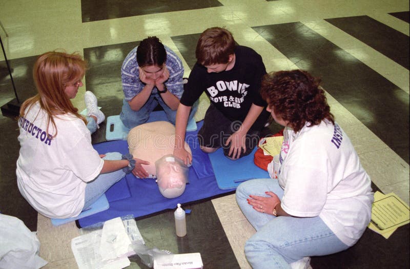 Cpr Instructors Instructs a CPR at a Community Center Editorial Stock ...