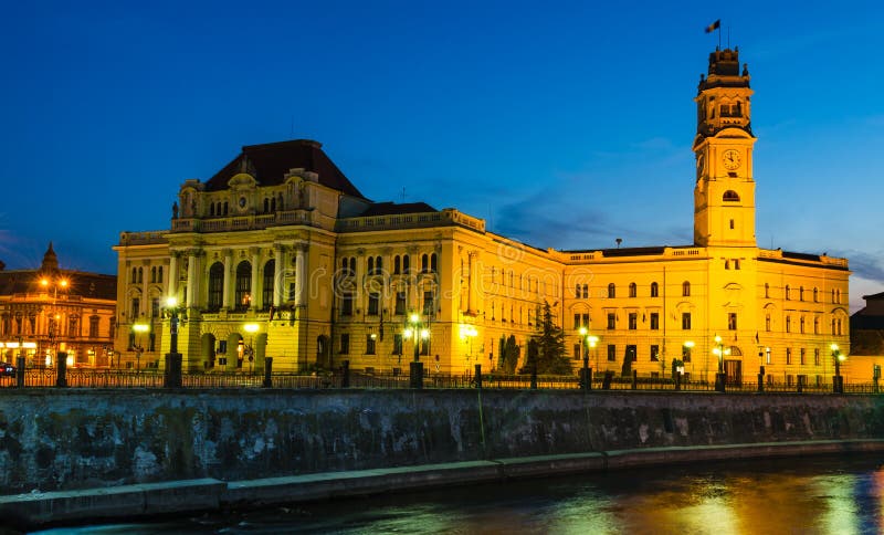 Ville d'Oradea, Roumanie photo stock. Image du centre - 72500636