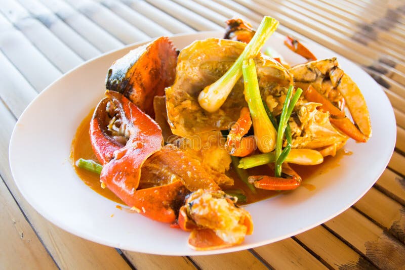 Plat De Cari De Crabe En Fonte Faisant Cuire Le Navire Photo stock ...