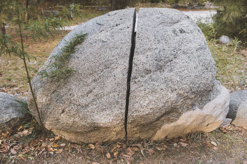 3,897 Cracked Boulder Stock Photos - Free & Royalty-Free Stock Photos ...