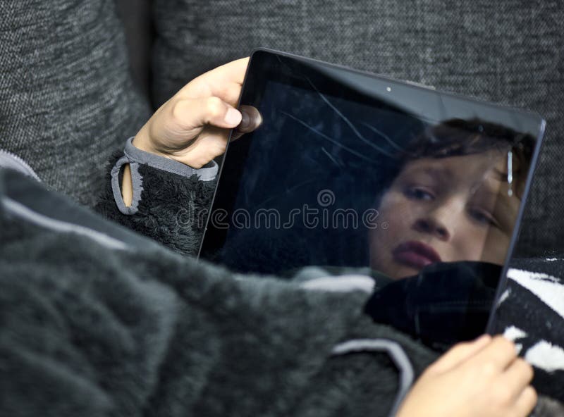 Cracked tablet stock image. Image of screen, reflection - 34571769