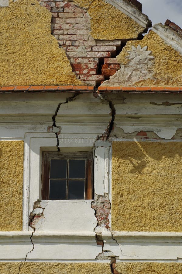 Cracked wall house 2 stock image. Image of village, exterior - 42482745