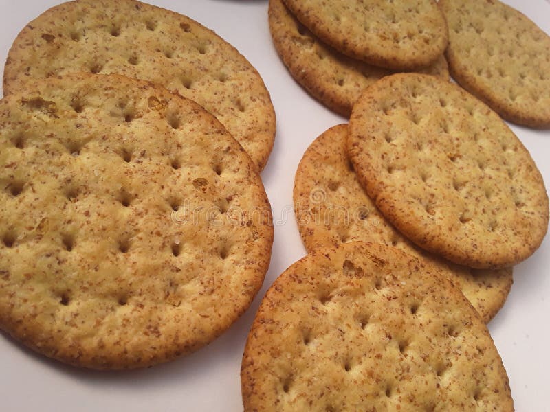 Crackers Marrones Con Fondo Blanco Imagen de archivo - Imagen de ...