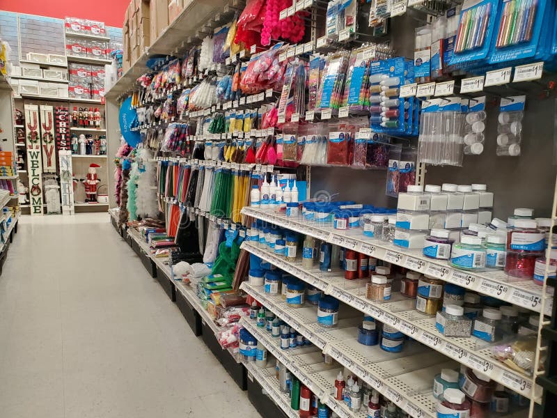 Craft store shelves editorial photography. Image of aisle - 207030712