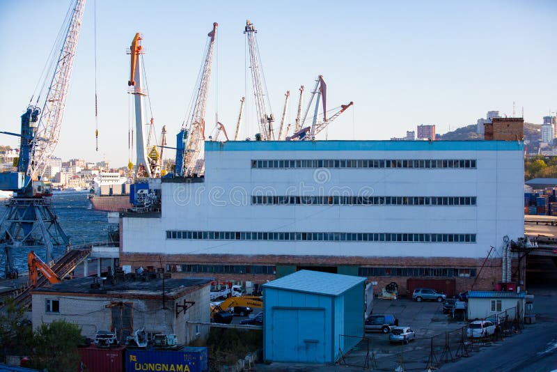 19,963 Crane Loading Unloading Stock Photos - Free & Royalty-Free Stock ...