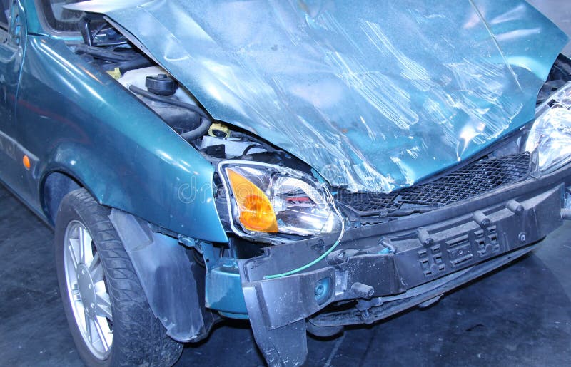 Smashed Bonnet stock photo. Image of broken, wreckers - 6631058