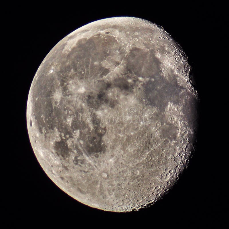 Lua e crateras imagem de stock. Imagem de lunar, celeste - 24076653