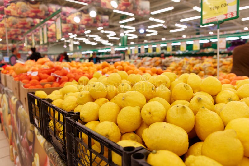 Crates with citrus fruits stock image. Image of quantity - 51401995