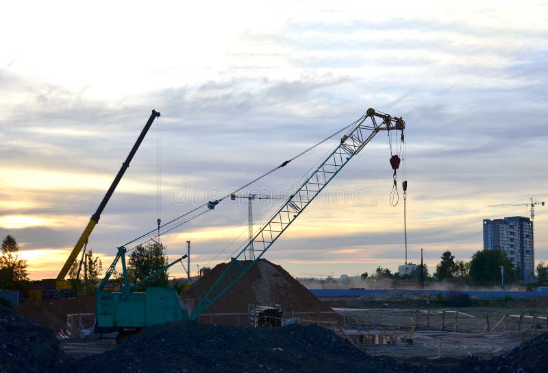 106 Crane Loading Unloading Pipes Stock Photos - Free & Royalty-Free ...