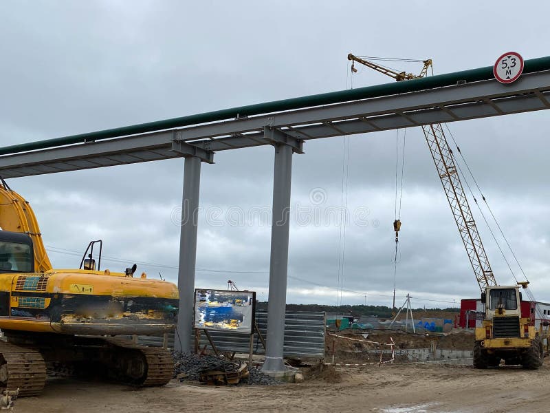 106 Crane Loading Unloading Pipes Stock Photos - Free & Royalty-Free ...