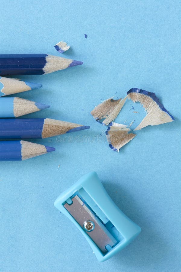 Crayons pointus image stock. Image du apprenez, école - 34446617