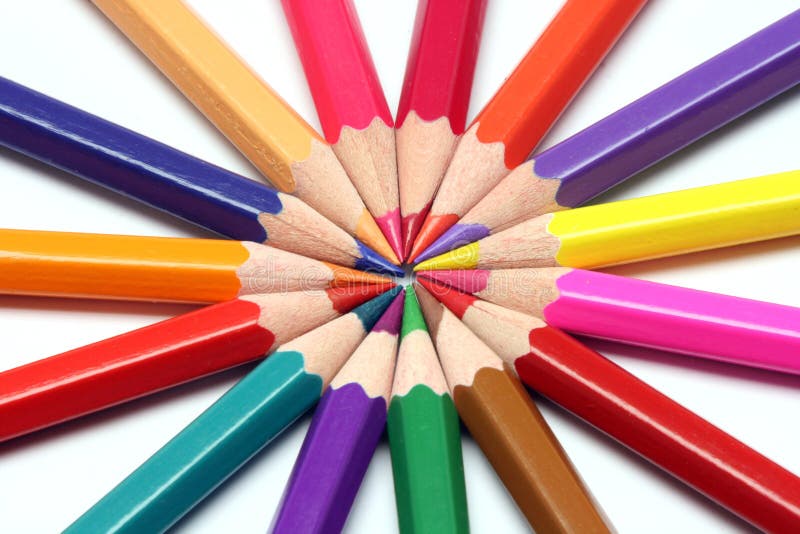 Crayons pointus de couleur image stock. Image du pointu - 4821821