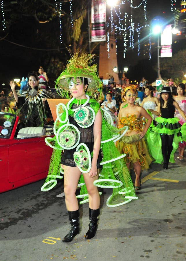 Crazy Creations on Parade editorial stock photo. Image of head - 7974723