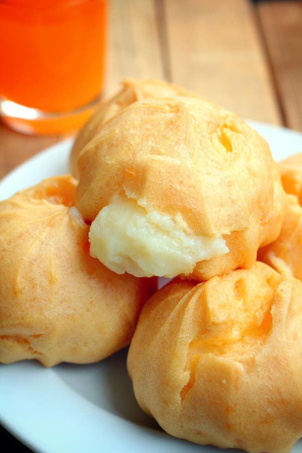 Cream puffs stock image. Image of freshness, meal, french - 32942737