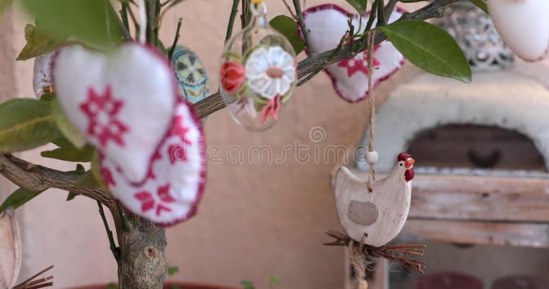 Create a Charming Easter Tree with Handcrafted Decorations and Unique ...