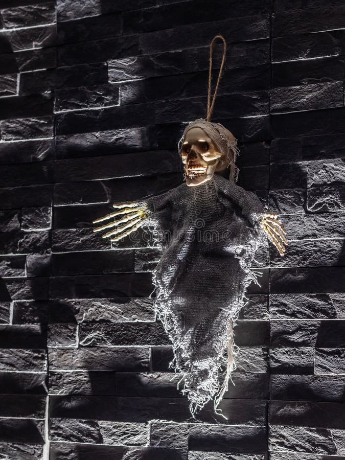 Create a Spine-chilling Halloween Ambiance with Our Skeletal Decor ...