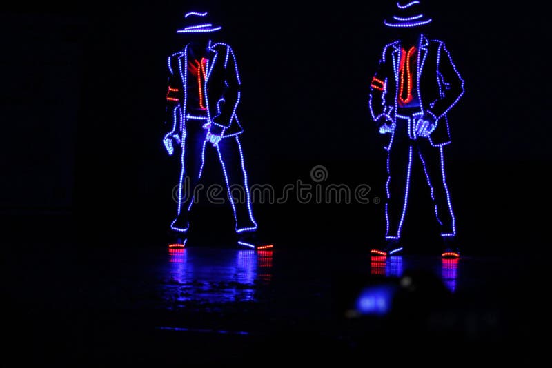 Creative dance with lights editorial image. Image of music - 103665790