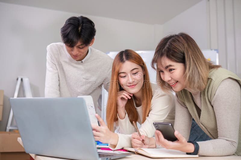 Creative Designer Team Meeting on Application Design and Ux Ui ... Creative Designer Team Meeting on Application Design and Ux Ui ...