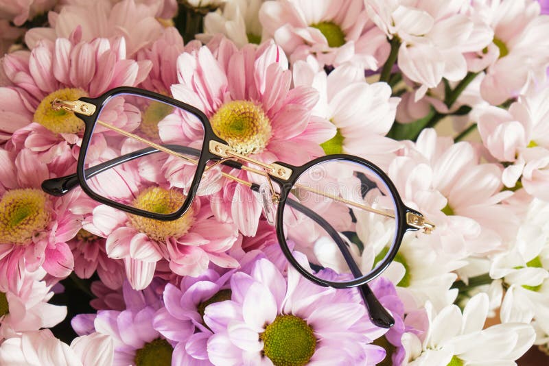 Creative Eyeglasses and Flowers, Unhackneyed Eye Glasses Frames Stock ...
